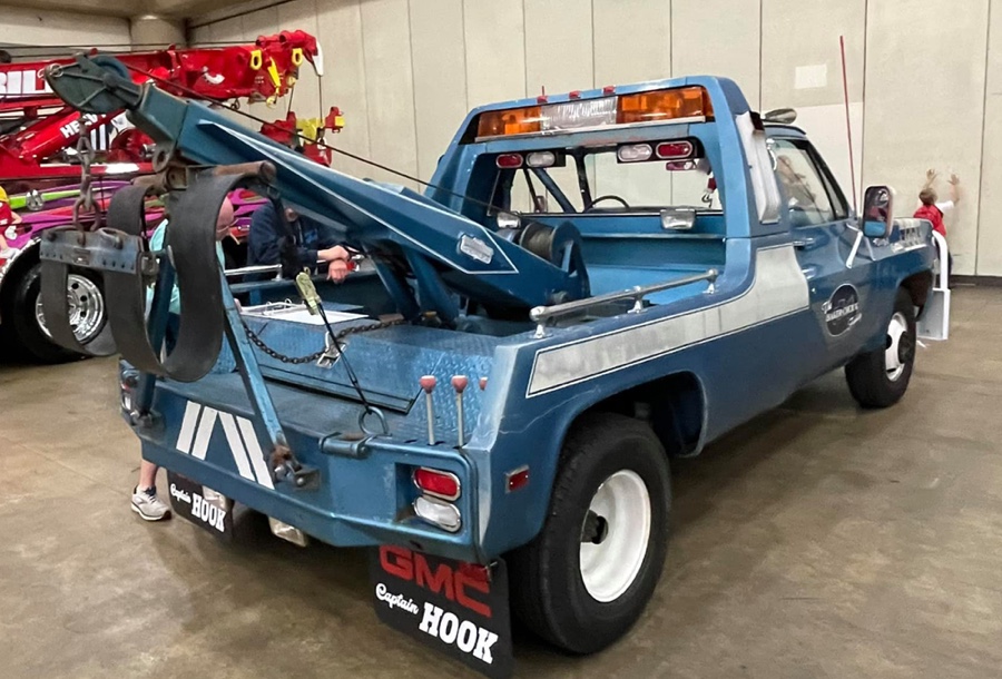 HOLMESWRECKERS.COM – The History of Holmes Wreckers